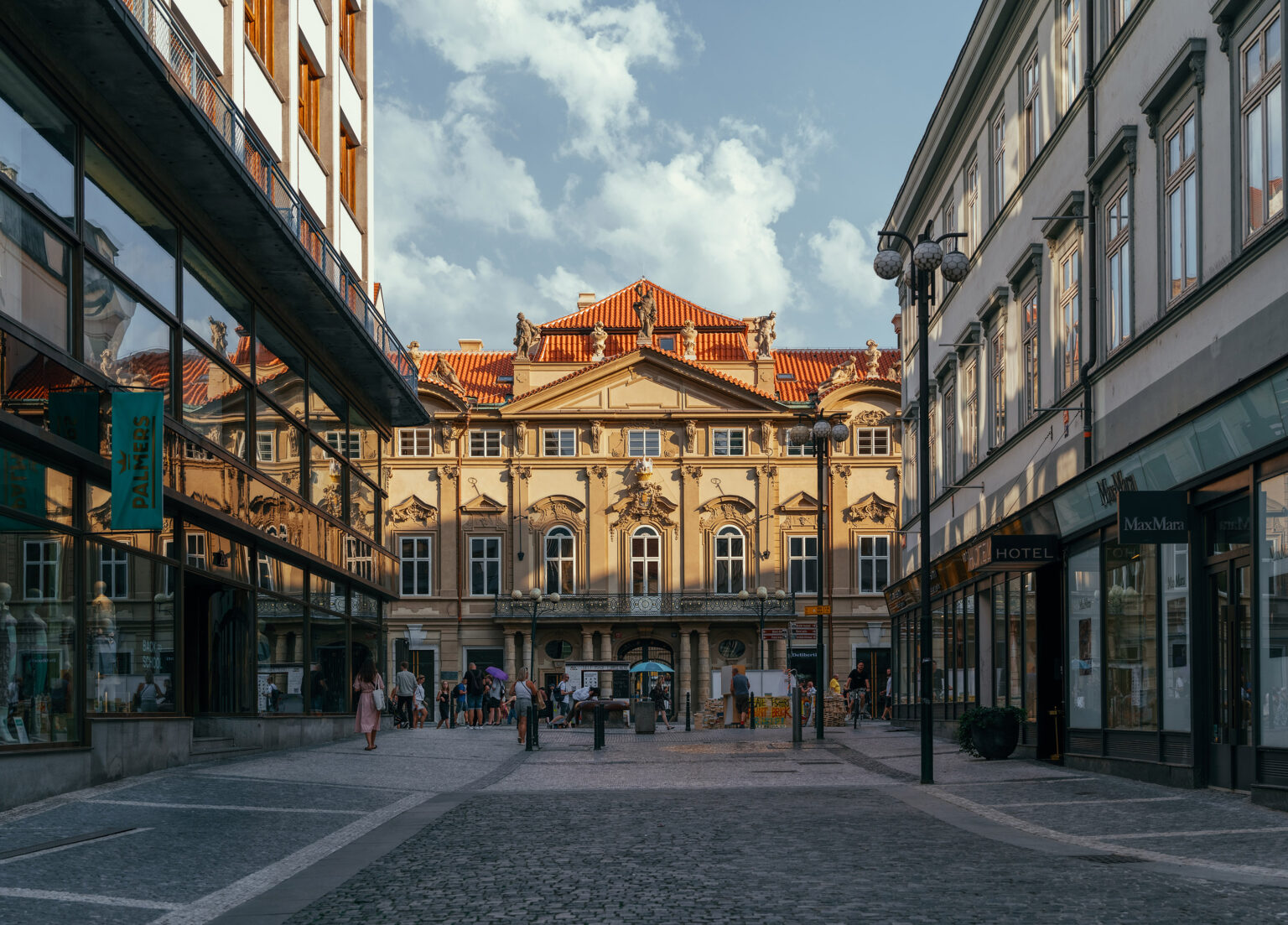 Palác Savarin znovu září v centru Prahy — remspace